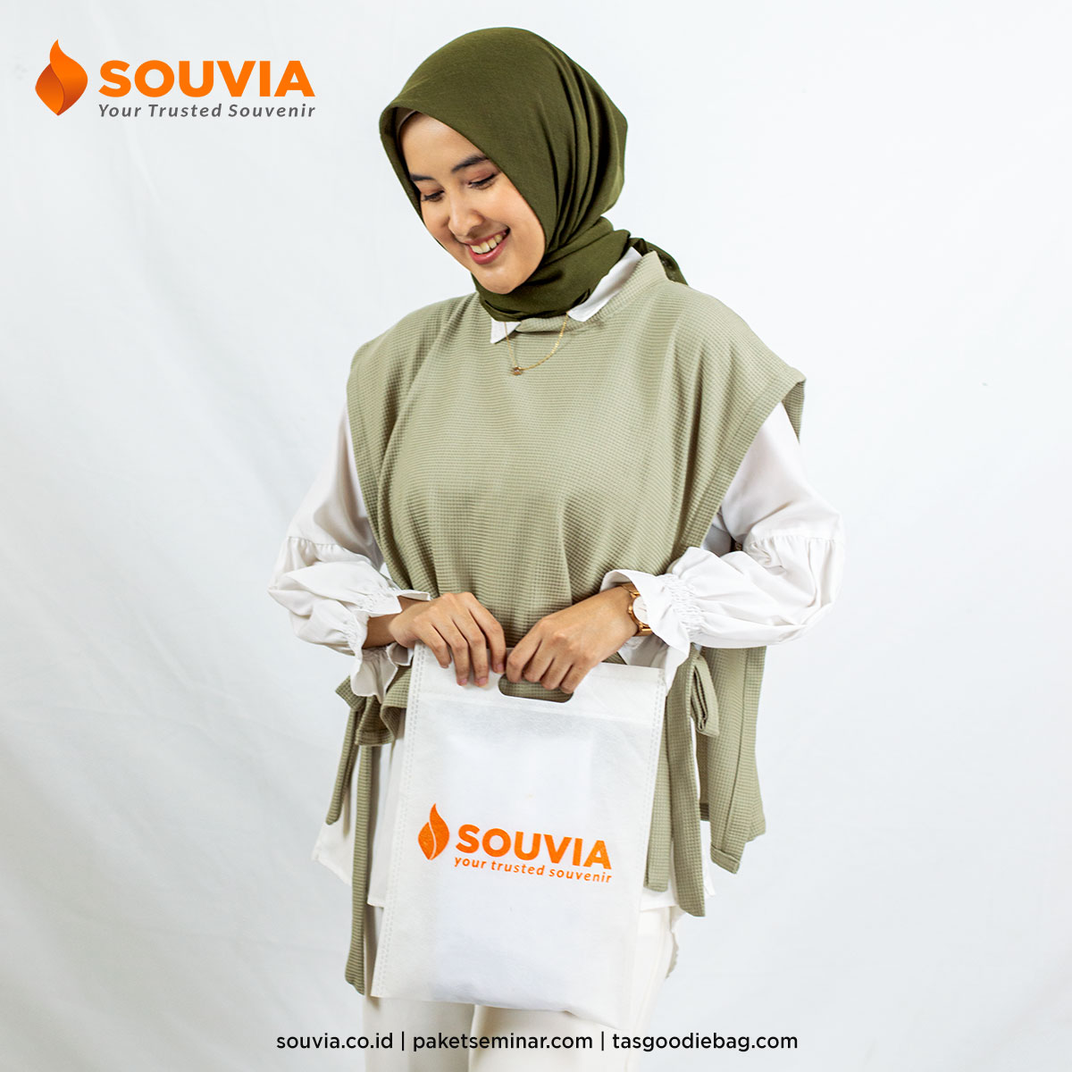 Tote Bag Spunbond Oval | Goodie Bag Penunjang Acara - SOUVIA