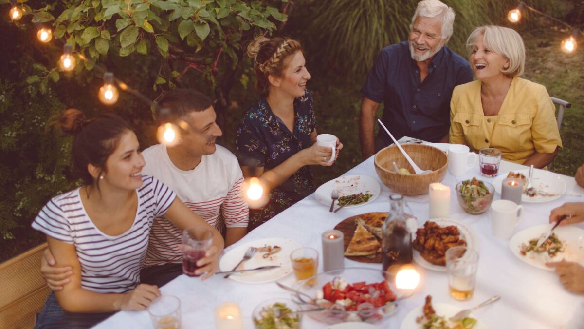 10 Tema Family Gathering yang Menarik dan Menghibur